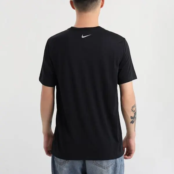 Nike Short Sleeve Graphic Tee