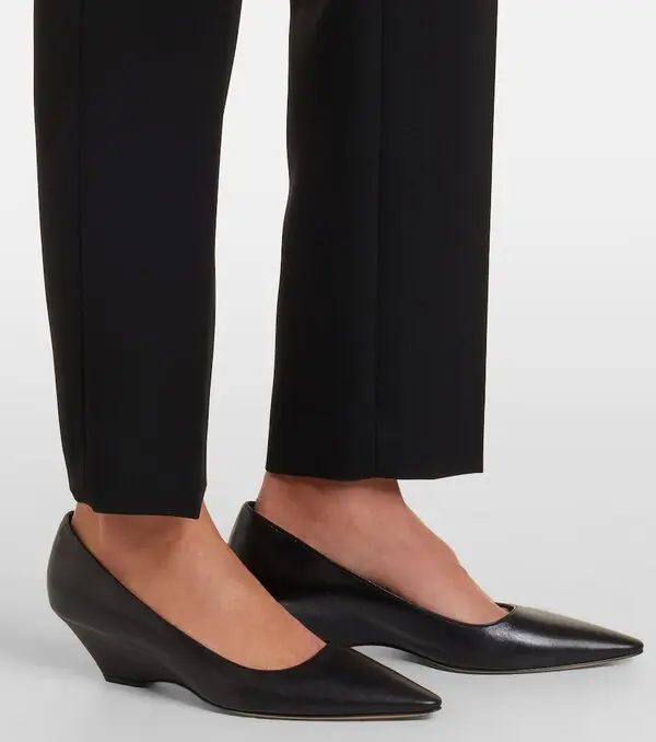 THE ROW Erazna Wool Straight Leg Trousers - Black