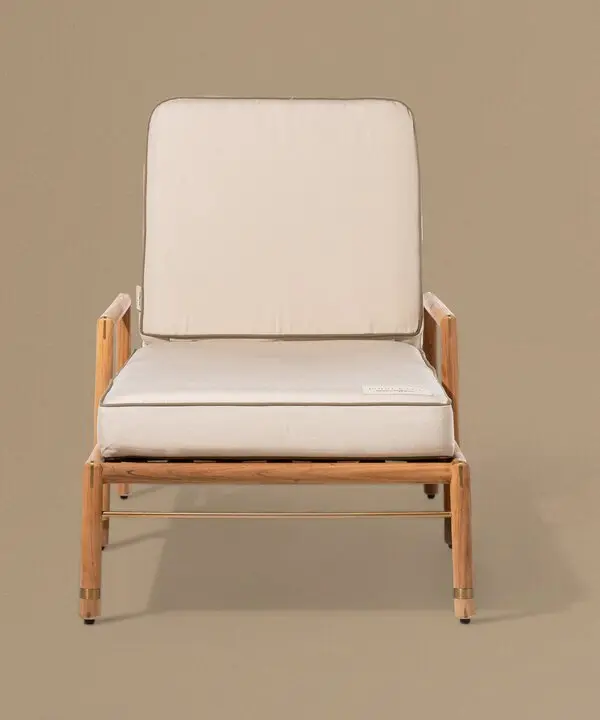 BUSINESS & PLEASURE The Wes Sun Lounger
