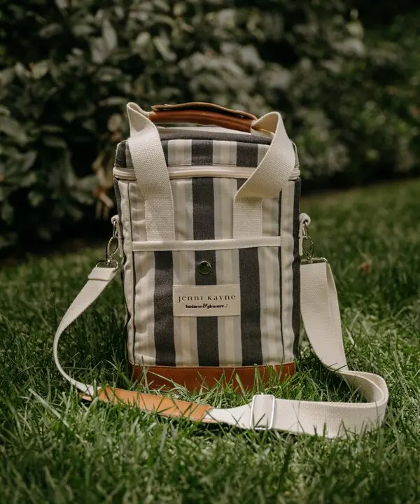 BUSINESS & PLEASURE The Wine Cooler Tote Bag - Stripe