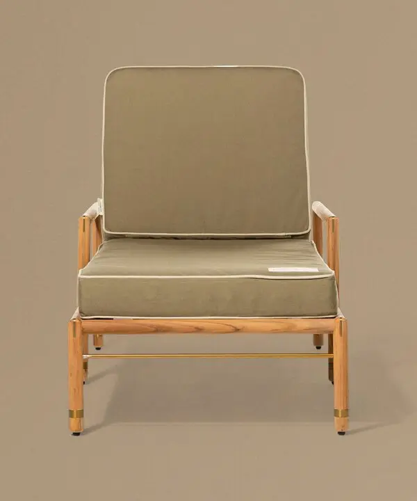 BUSINESS & PLEASURE The Wes Sun Lounger