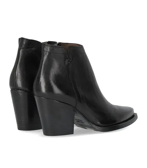 Duccio Del Duca Texan Ankle Boots