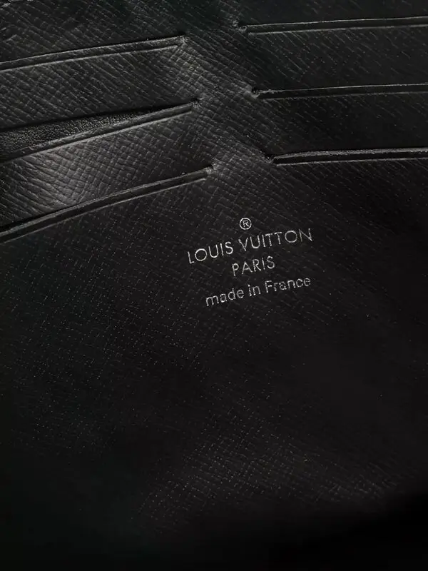LOUIS VUITTON Voyage Logo-plaque Leather Clutch Bag