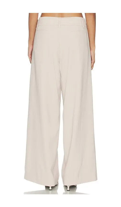 SOVERE / Deena Pant