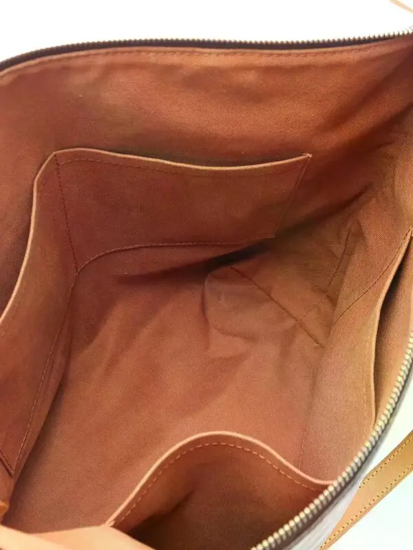 LOUIS VUITTON Monogram Totally Mm Tote Bag
