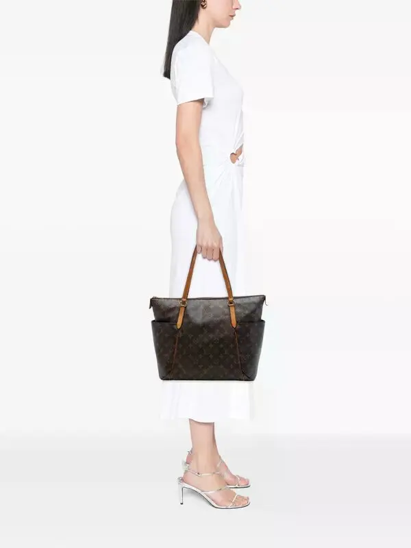 LOUIS VUITTON Monogram Totally Mm Tote Bag