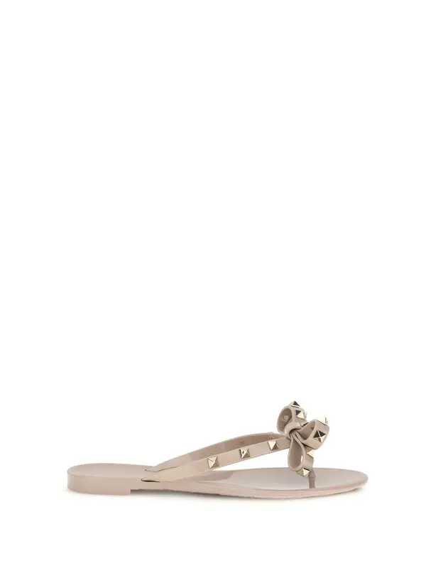 Valentino Garavani Rockstud Pvc Flip-flop Sandals - Cream