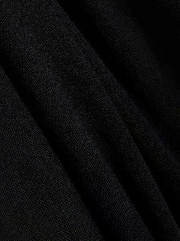 ALLUDE Crew Neck Fine Knit Sweater - Black