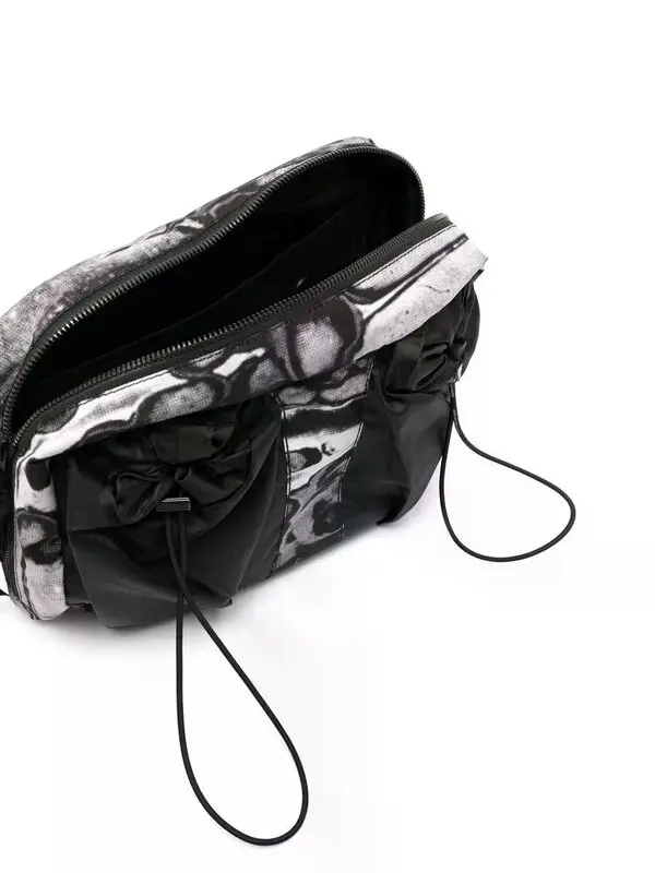 ISO.POETISM Abstract Print Panelled Shoulder Bag