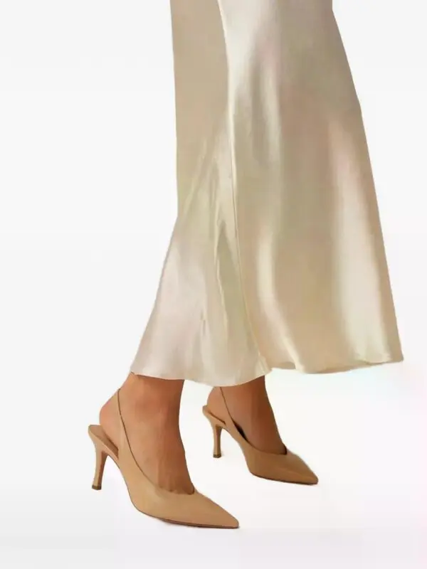 POCHE PARIS Beige Leather Pointed-toe Mules