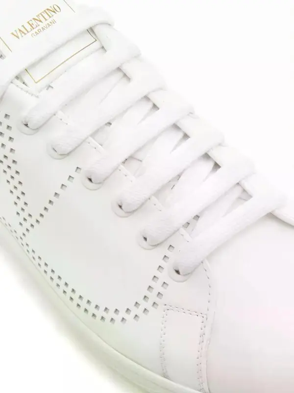 Valentino Garavani Backnet Calfskin Sneakers - White