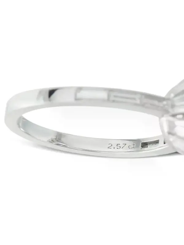 LB EXCLUSIVE Sapphire And Diamond Halo Ring In Platinum - Silver