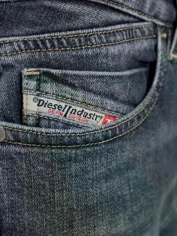 DIESEL® 1992 D-jiann-rs Slim Fit Jeans