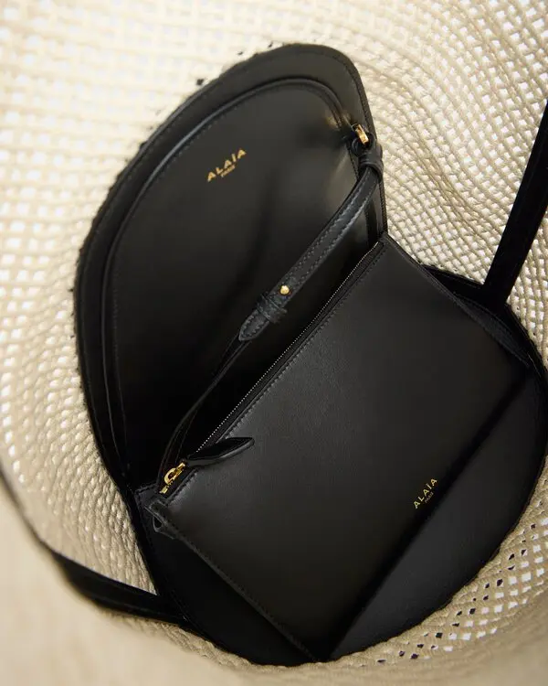 Alaïa The Hip Large Bucket Bag - Beige