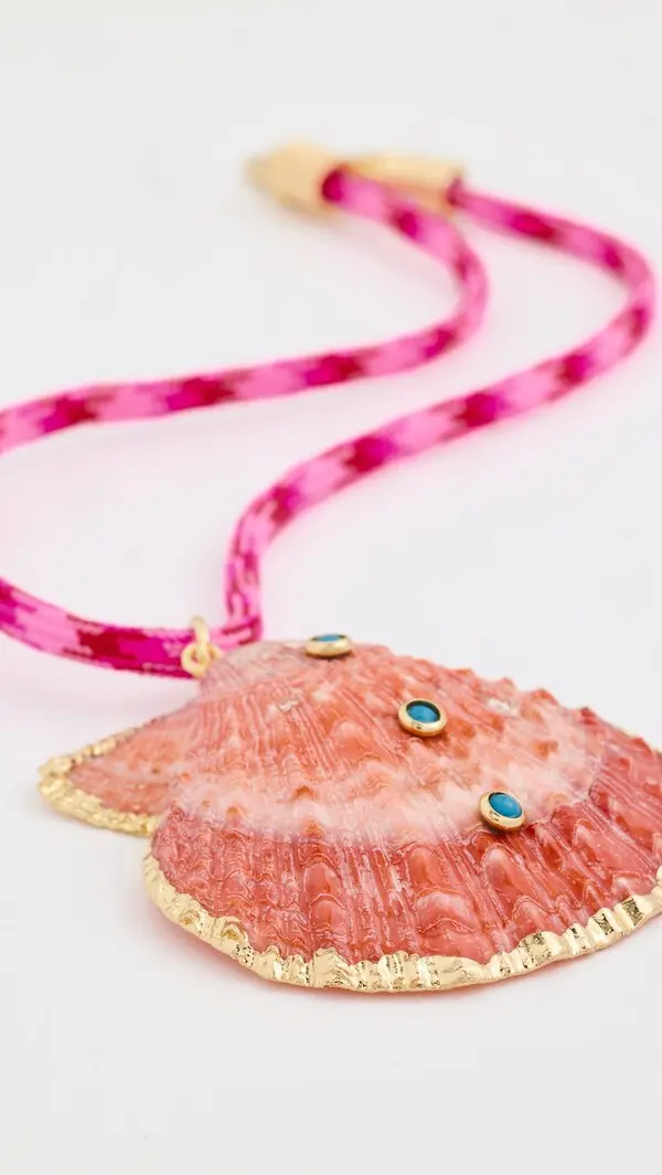 LOGAN TAY Dark Rope Seashell Necklace