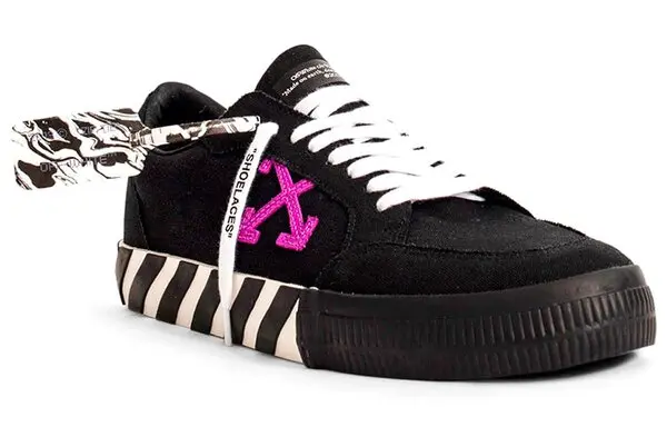 Off-White Vulc Low Sneakers - Black