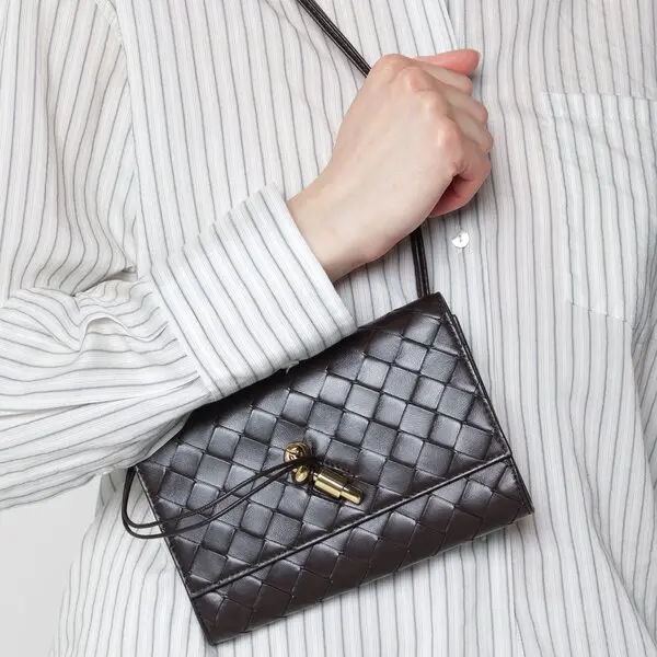 Bottega Veneta Andiamo Clutch - Brown