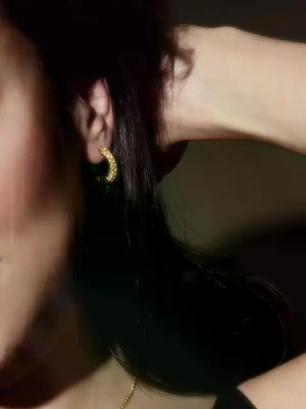 GRAZIELA Sapphire Three-sided Hoop Earrings