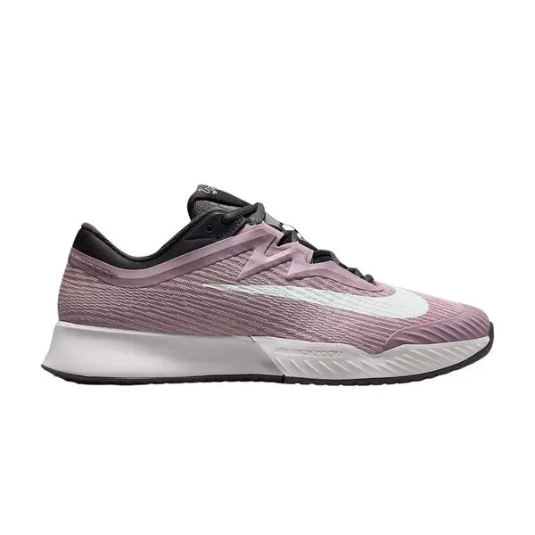 Nike Vapor Pro 3 Hard Court Sneakers