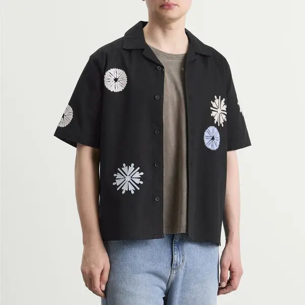 WAX LONDON Didcot Round Applique Vacation Shirt