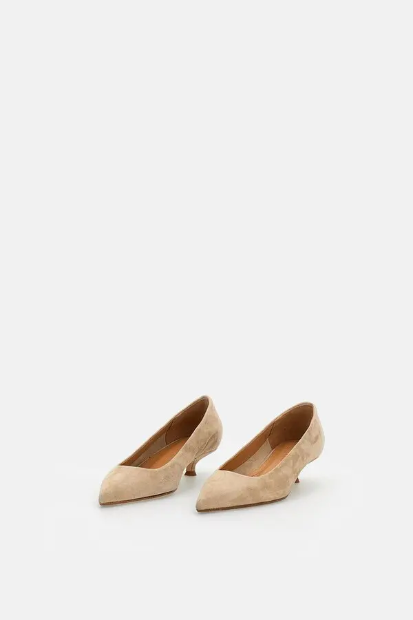 AeydĒ Cari Suede Kitten Heel Pumps