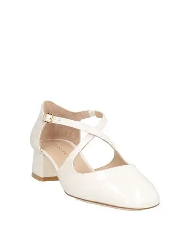 STUART WEITZMAN Leather Pumps With Buckle Fastening