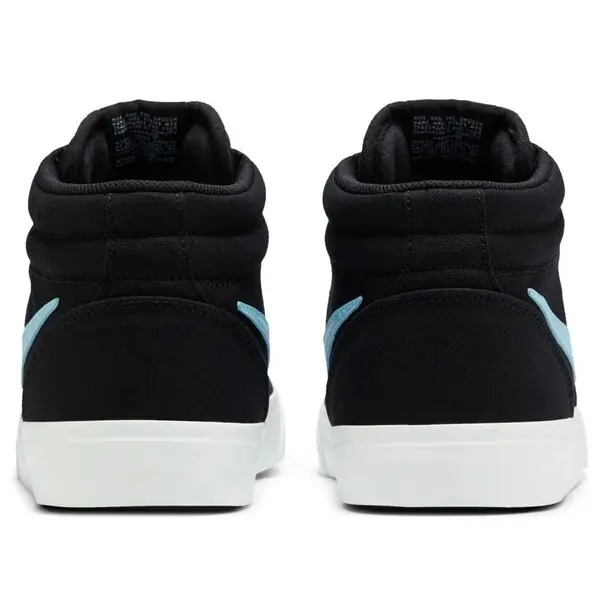 Nike Charge Mid Prm
