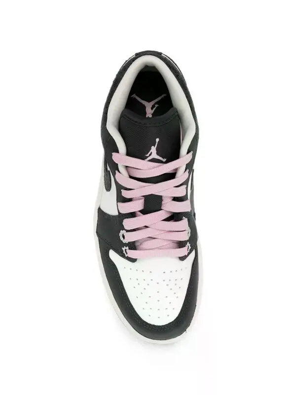 Nike Air Jordan 1 Low Se Sneakers