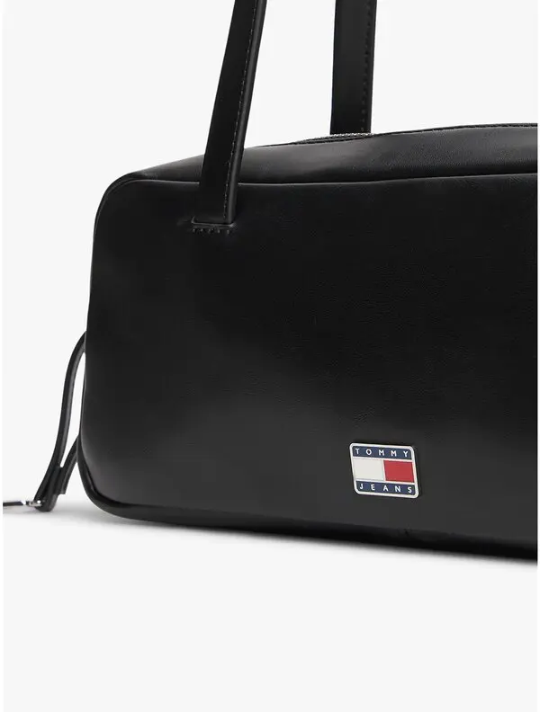 Tommy Hilfiger East-west Shoulder Bag