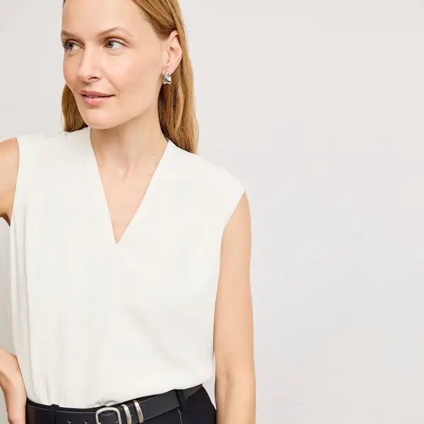 M.M.LAFLEUR Emmy Eco Soft Wave V-neck Top