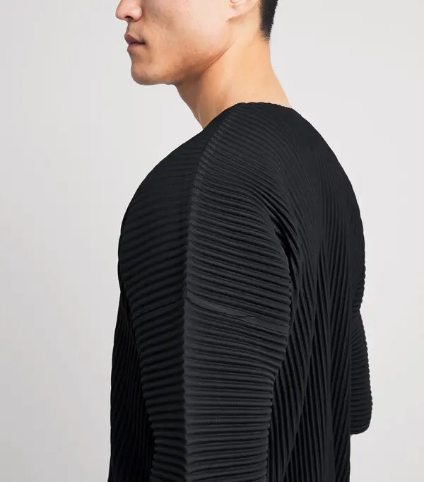 Issey Miyake Pleated Short-sleeve T-shirt - Black