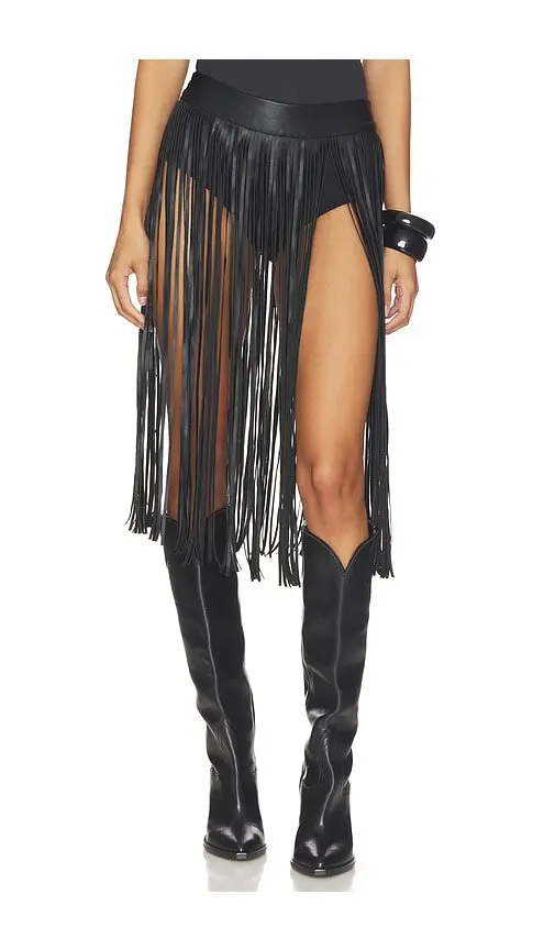 KIM SHUI Short With Side Fringe