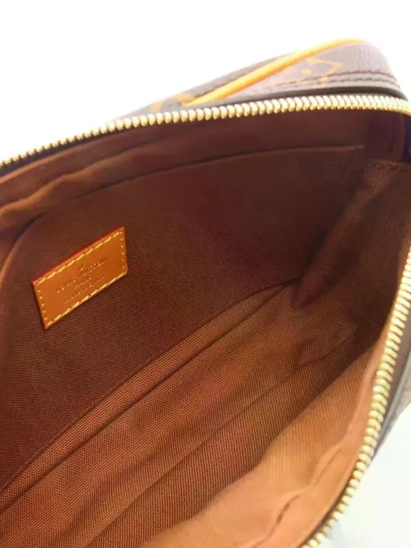 LOUIS VUITTON Nil Monogram Shoulder Bag
