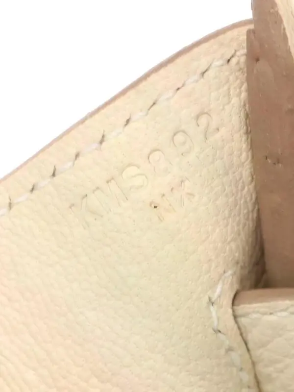Hermès 30 Birkin Togo Handbag - Neutrals
