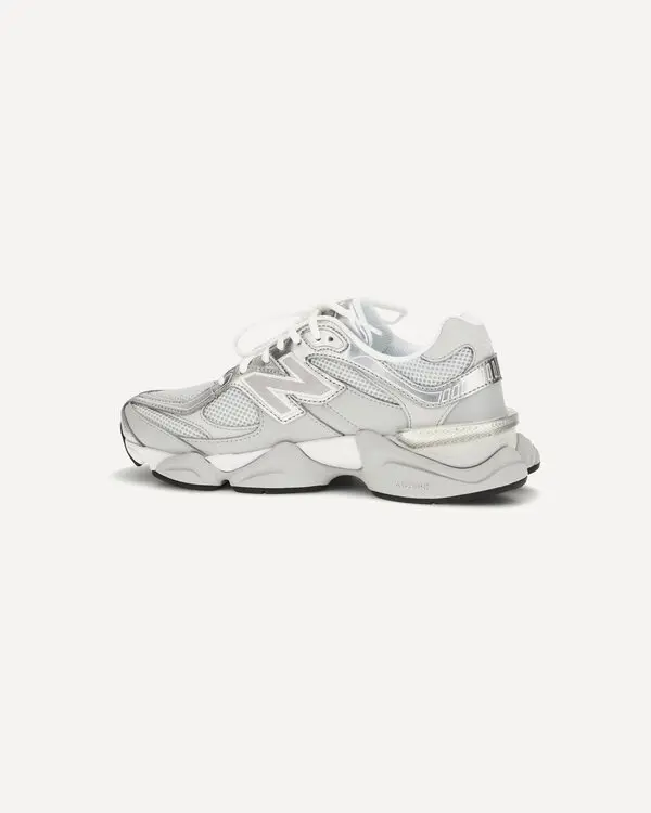NEW BALANCE 9060 Sneakers