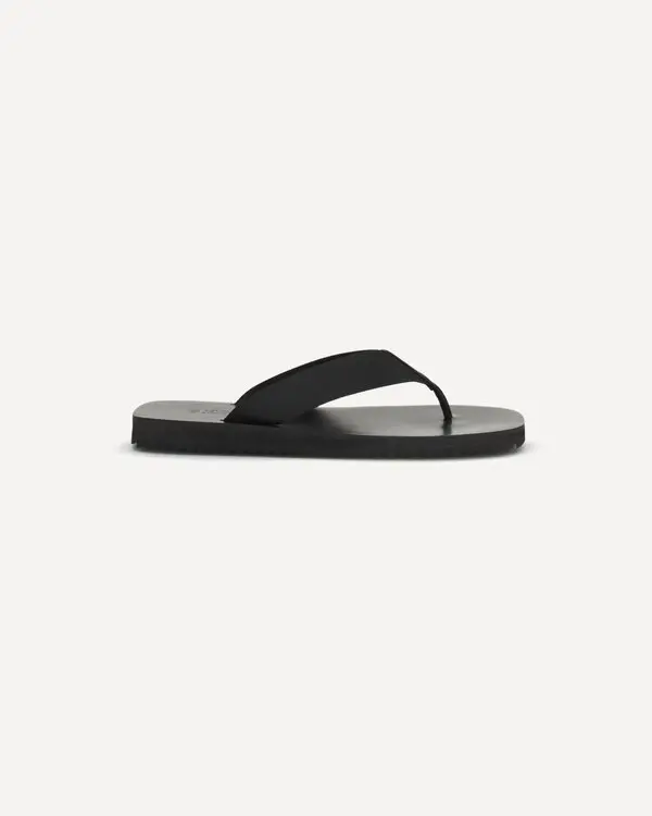 Senso Flat Rubber Sole Flip Flop Sandals - Black