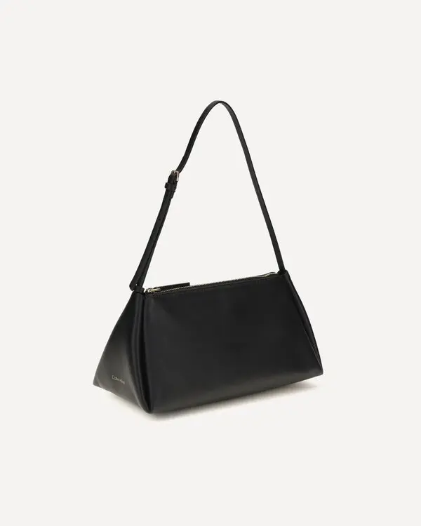 Calvin Klein Aurelis Handbag In Smooth Leather - Black
