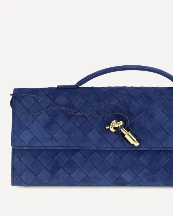 Bottega Veneta Andiamo Clutch With Knot Closure - Blue