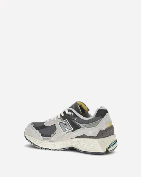NEW BALANCE 2002r Sneakers - Grey