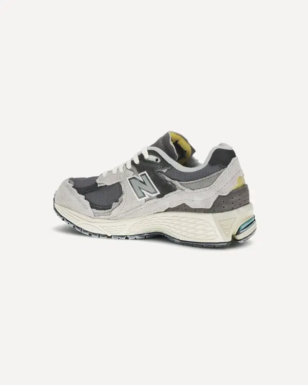 NEW BALANCE 2002r Sneakers - Grey