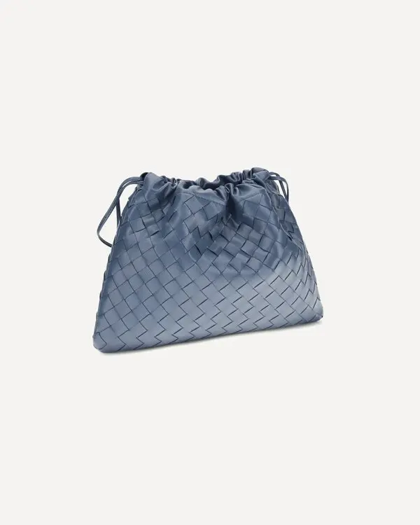 Bottega Veneta Medium Pouch Bag In Intrecciato Leather - Blue