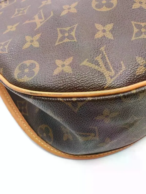 LOUIS VUITTON 2011 Menilmontane Monogram Shoulder Bag