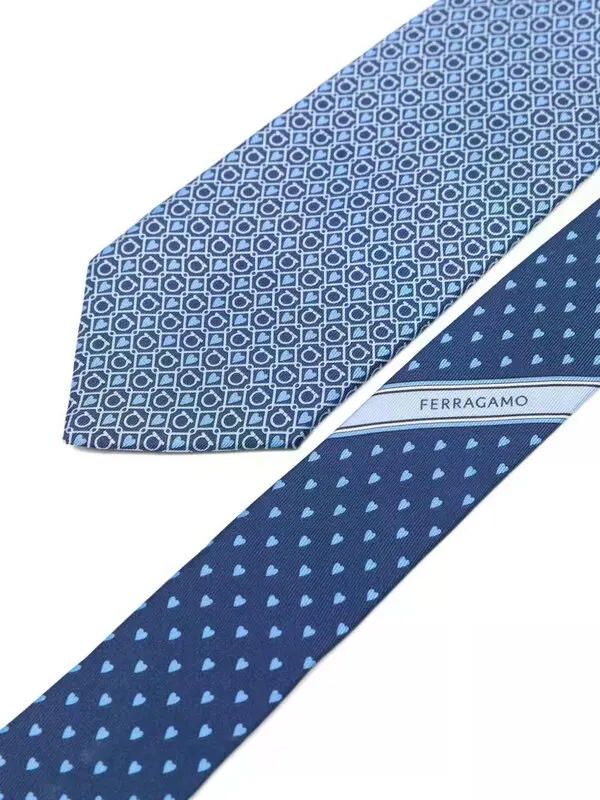 FERRAGAMO Corona Gancini Heart Print Neck Tie