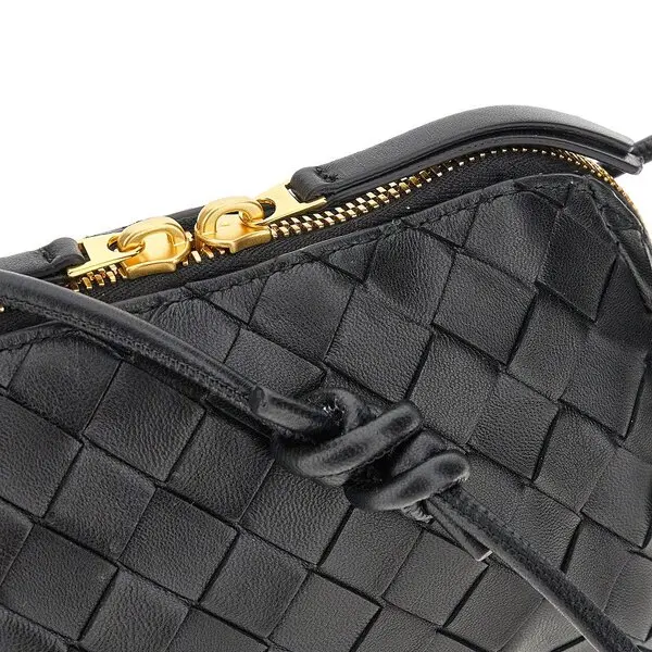 Bottega Veneta Intrecciato Leather Pouch On Strap - Black