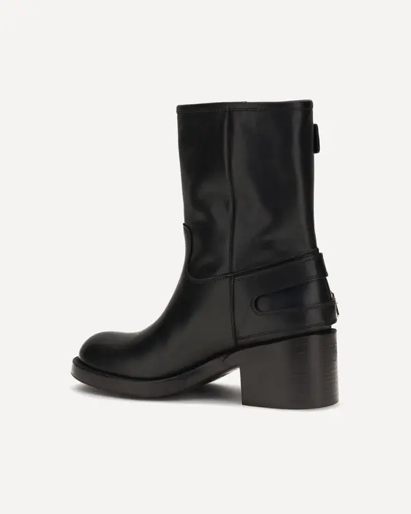 Chloé Dakota Buckled Leather Boots