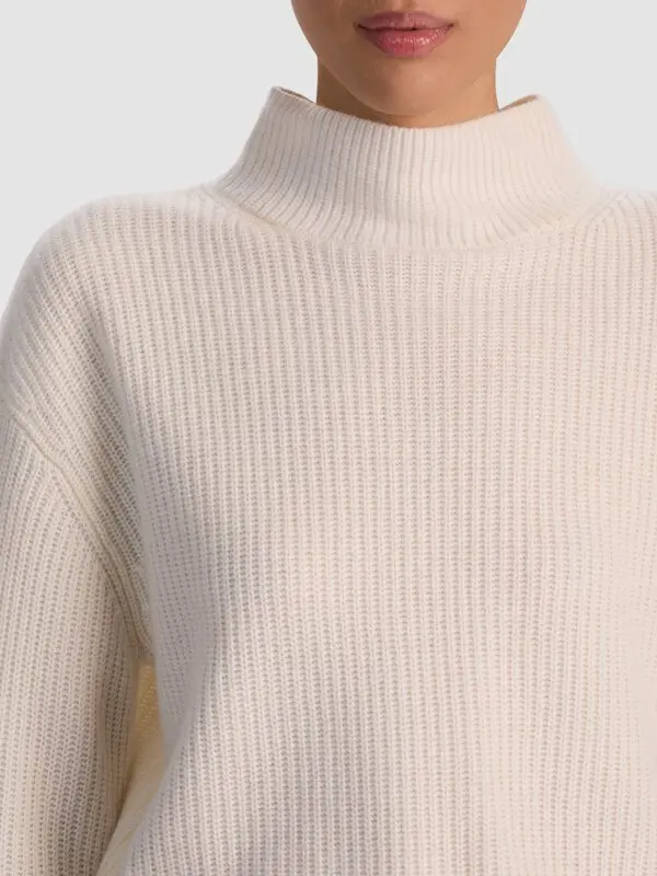 Alice + Olivia Nance Cashmere Ribbed Turtleneck Sweater - Ecru