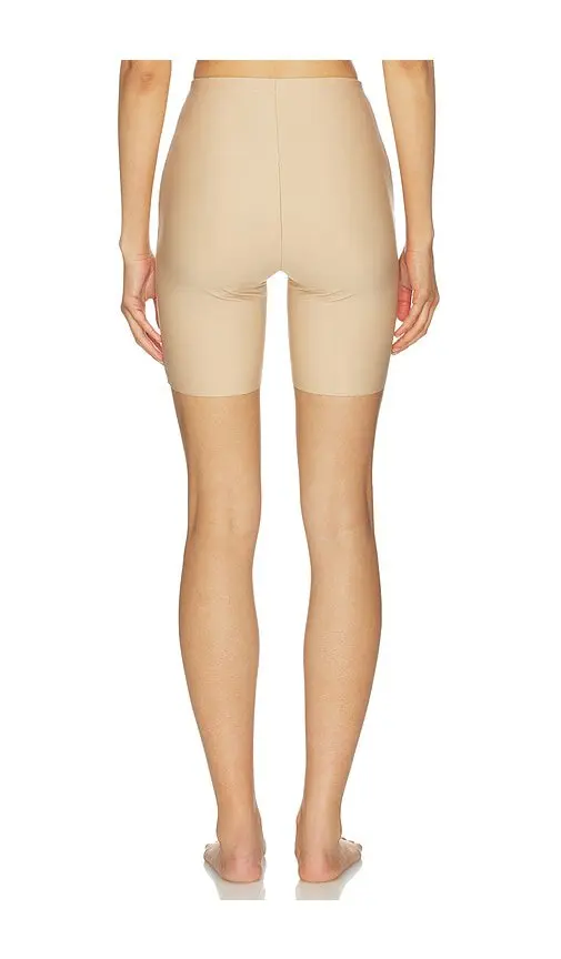 SKIMS Body Butt Enhancing Short In Nude - Clay