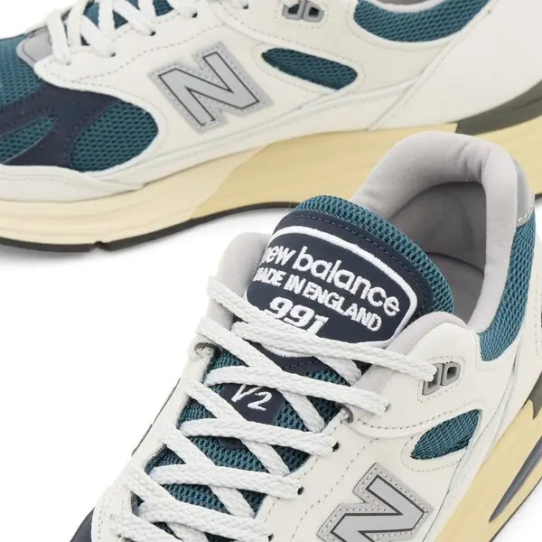 NEW BALANCE 991v2 Made In Uk Sneaker