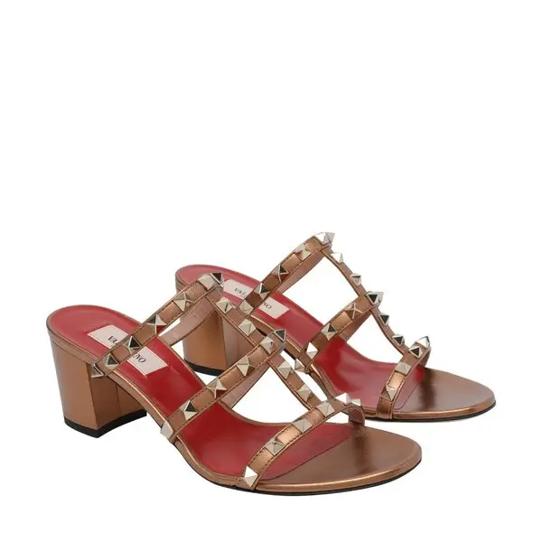 Valentino Garavani Rockstud Pump Sandals - Cream