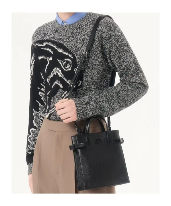 Valentino Garavani Antibes Small Shopping Bag In Grained Leather